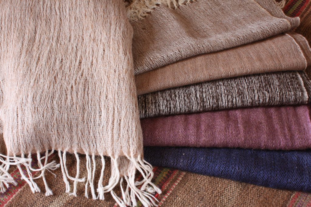 Camel Wool Weaving - Handicrafts of Kutch